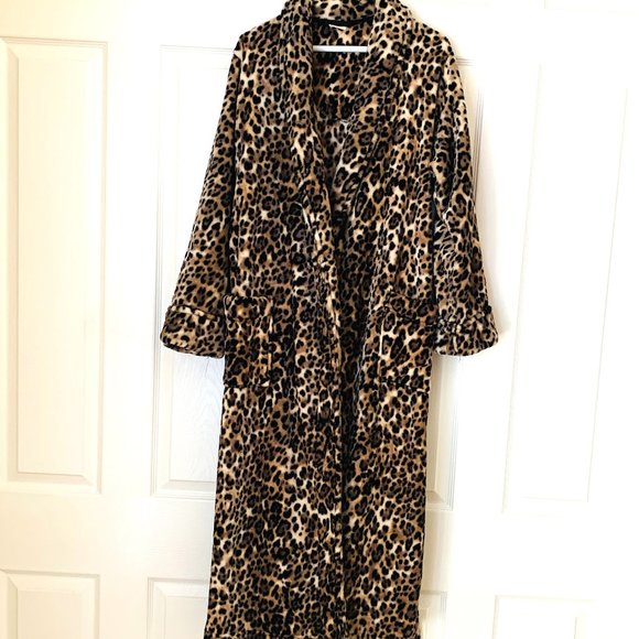 Soma | Intimates & Sleepwear | Soma Animal Print Robe Plush Open Front ...